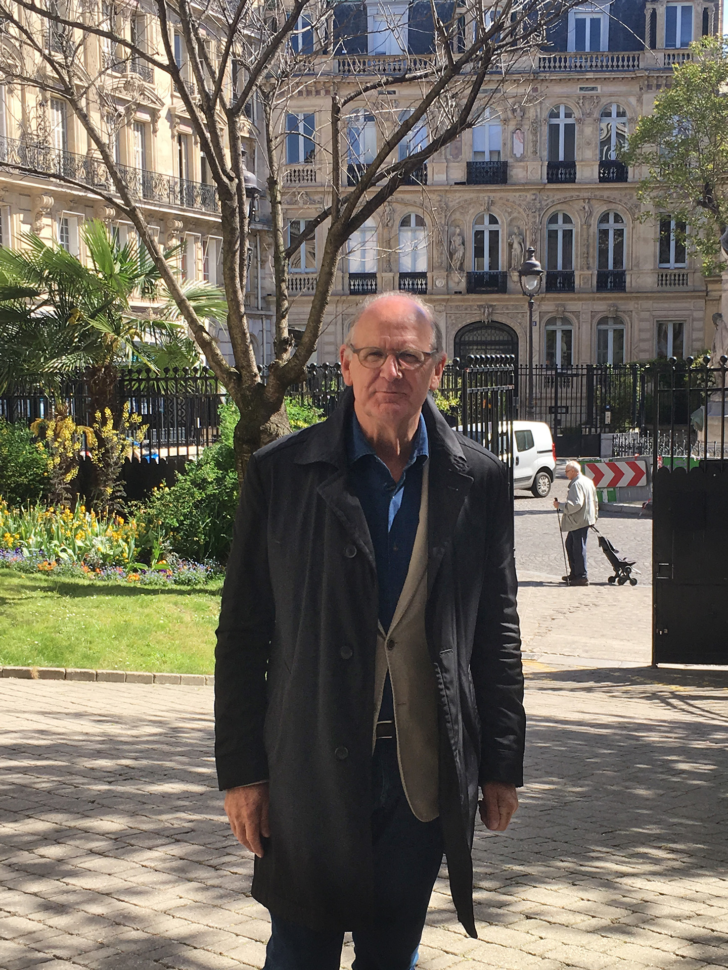 Philip Freriks presenteert Een Hollander in Parijs – Van Franse bodem